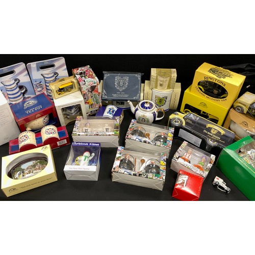 Ringtons tea merchants including Days Gone diecast model van, novelty ...