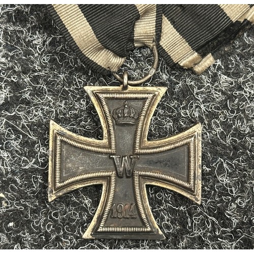 WW1 Imperial German Iron Cross 2nd Class 1914, complete with original ribbon. Marked to ring "800" s