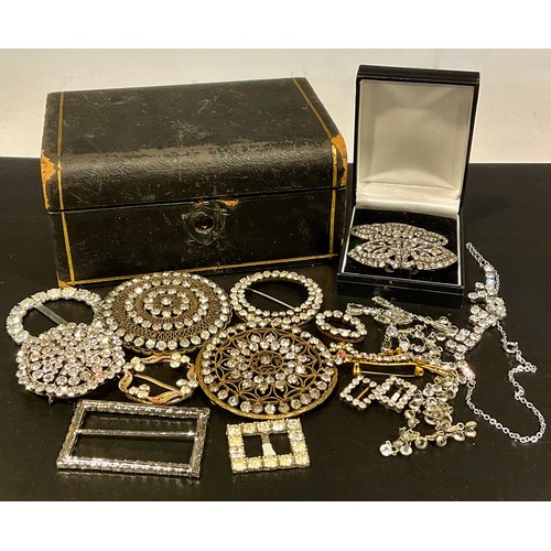 A selection of vintage and modern costume paste stone jewellery, to ...