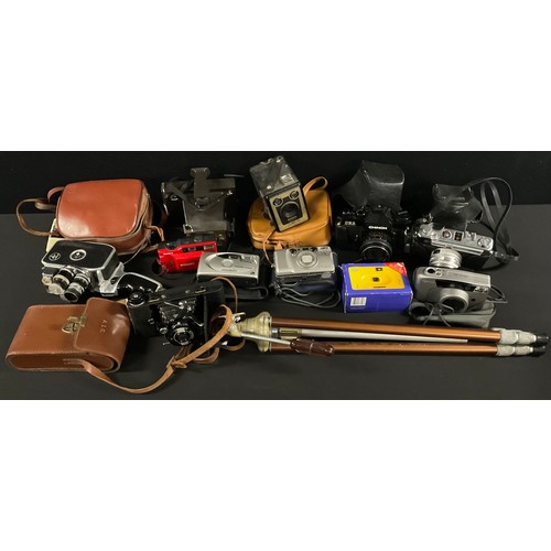 Cameras - a Kershaw Eight-20 Penguin, brown leather case; a Canon Z85 ...