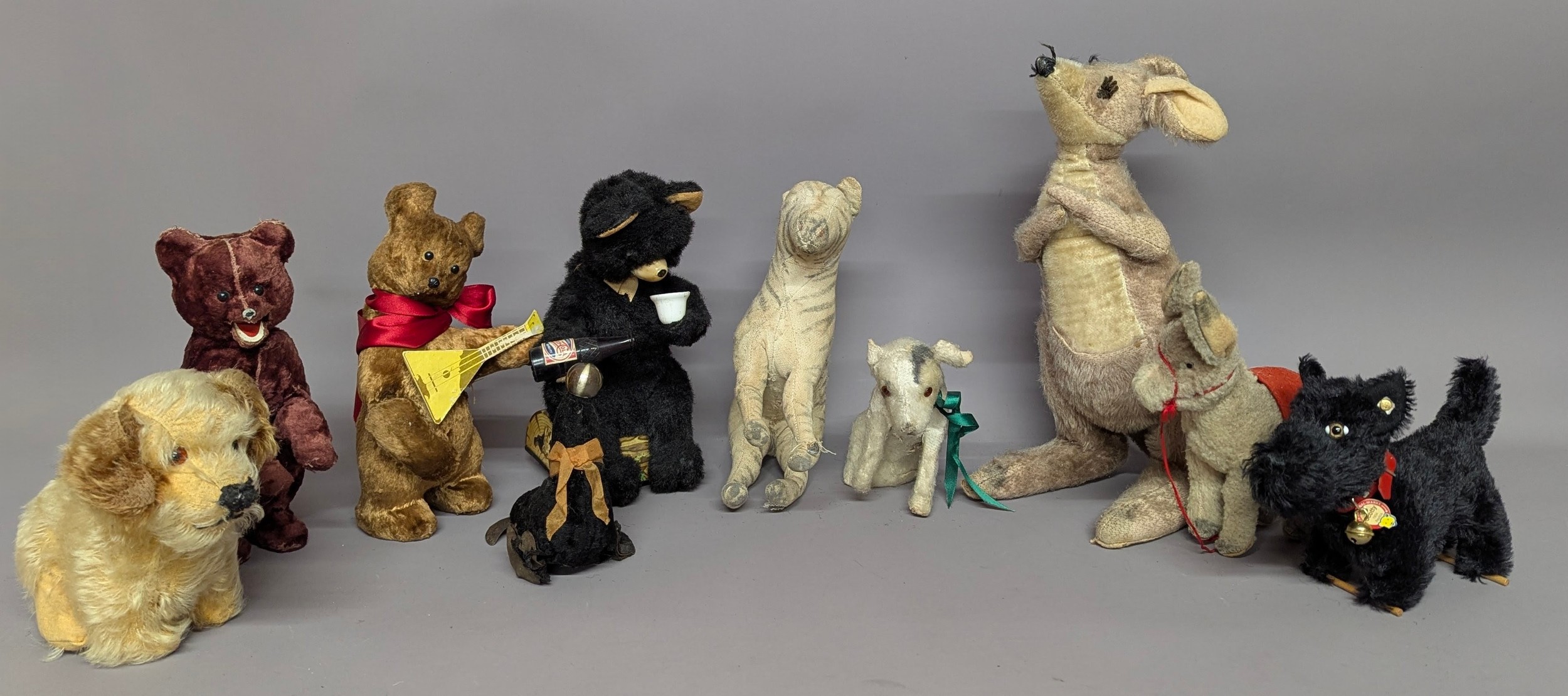 Toys & Dolls - A 1960's Merrythought (England) stock No.223/1 Kangaroo ...