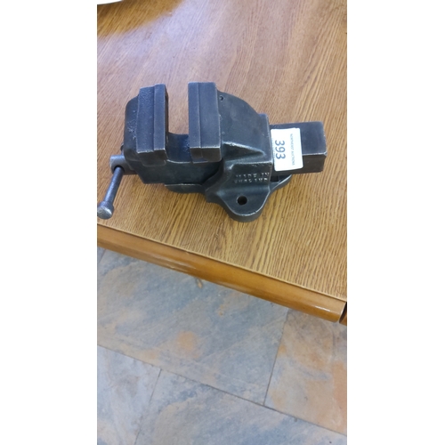 Cast-iron bench vise with fixed base and twin 75 mm jaws, integral ...