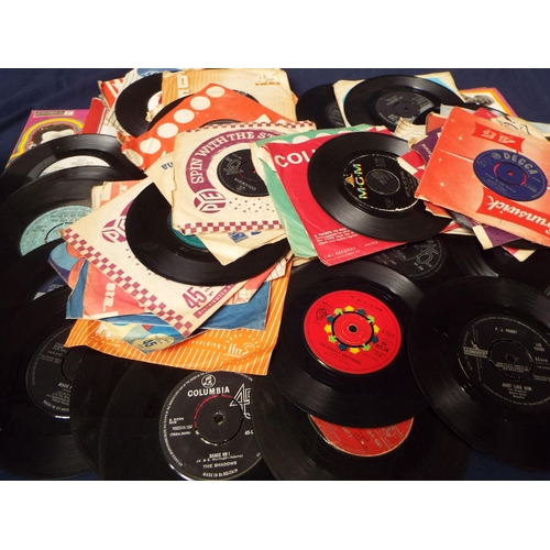 Large Quantity of Mainly 1960s 45rpm Vinyl Singles [C17A]