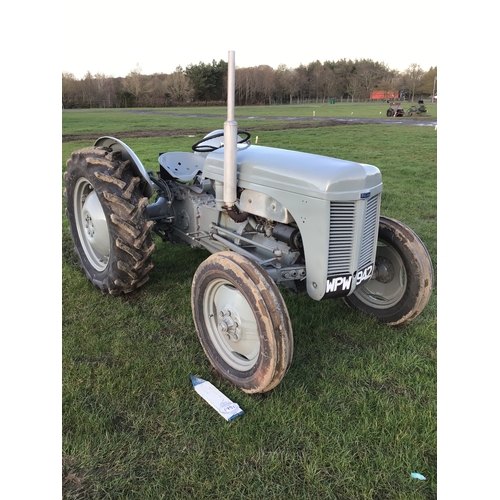 Ferguson T20 tractor. 1954. SN.284126. Runs. Reg. WPW 942. No docs