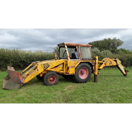 JCB 3CII digger with backhoe and buckets, 1977. Good working order ...