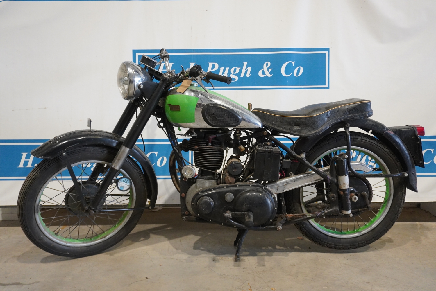 BSA B31 Plunger motorcycle. 1953. Unrestored oily rag. Runs. Reg 755UXT. V5