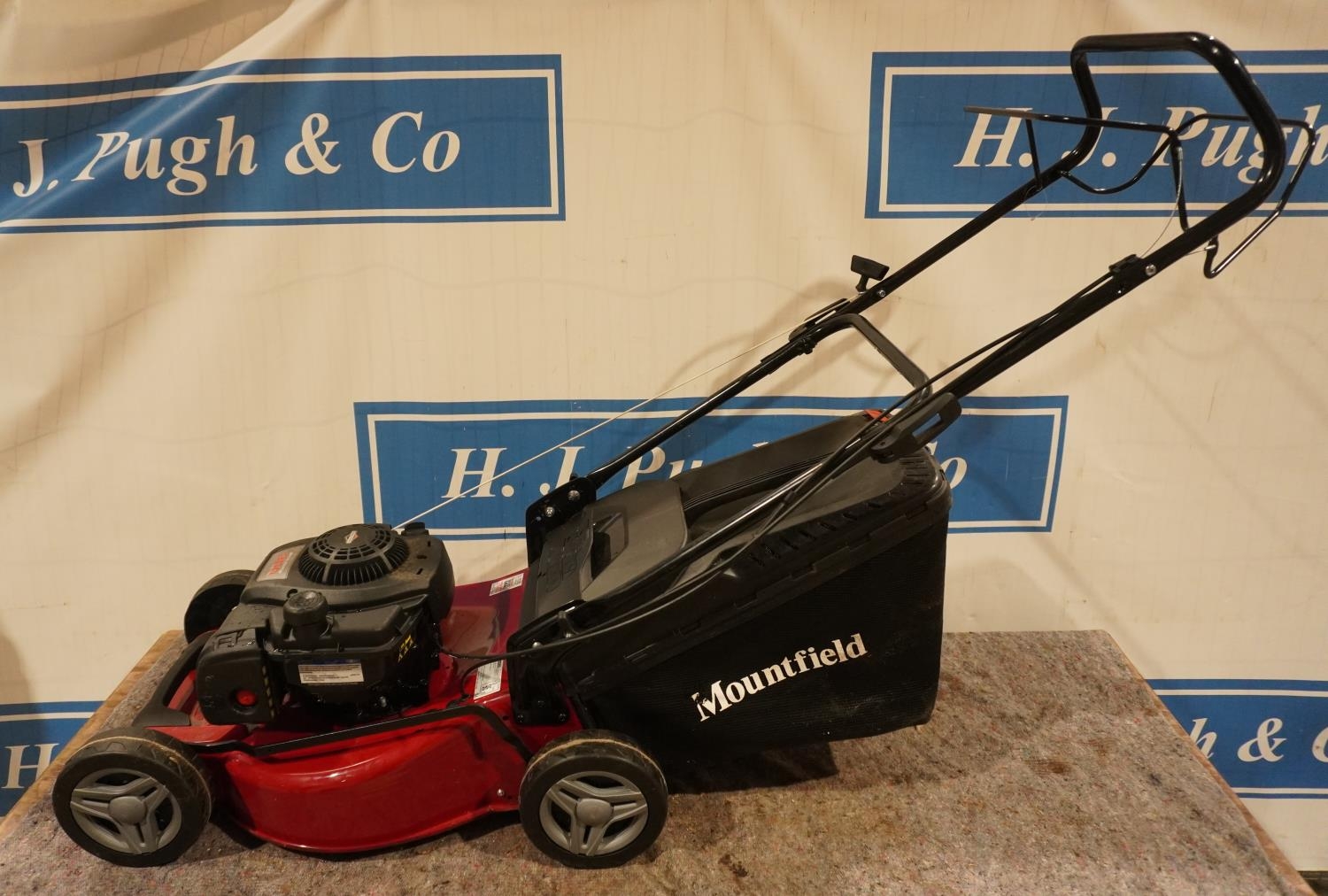 Mountfield SP185 self propelled lawn mower. Ex demo +VAT