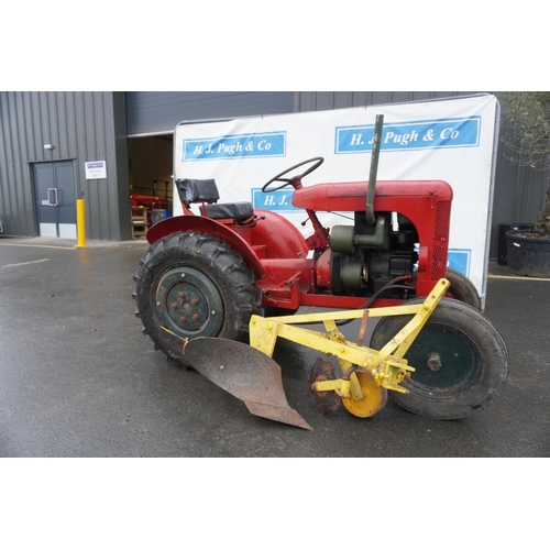 Winget 42 series 3 single cylinder diesel tractor. 1966. Has ...