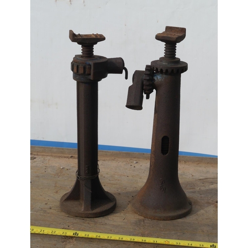 2 Fordson Enfo screw jacks