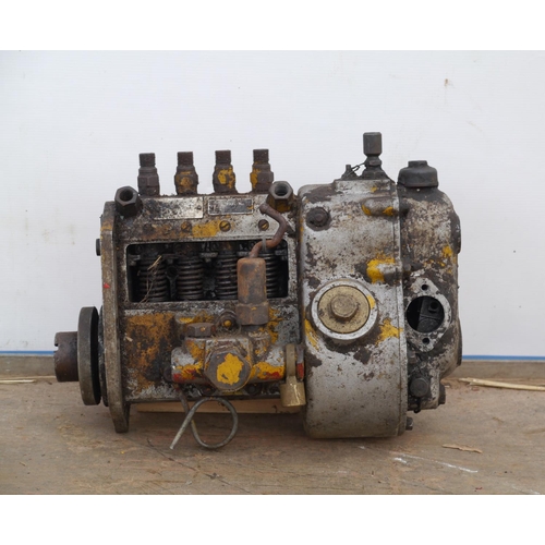 CAV International crawler injector pump