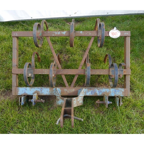 Compact spring tine cultivator