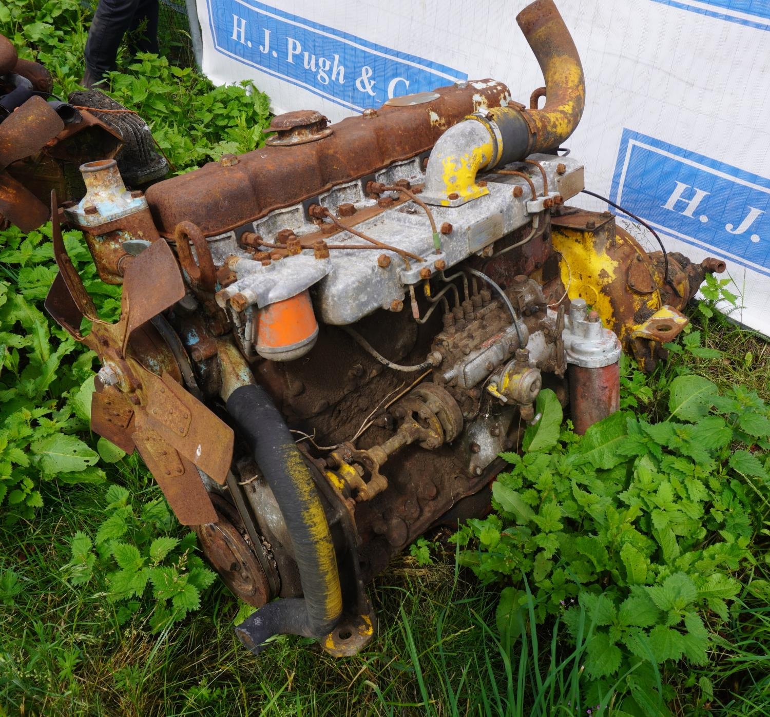 Leyland 6 cylinder diesel engine
