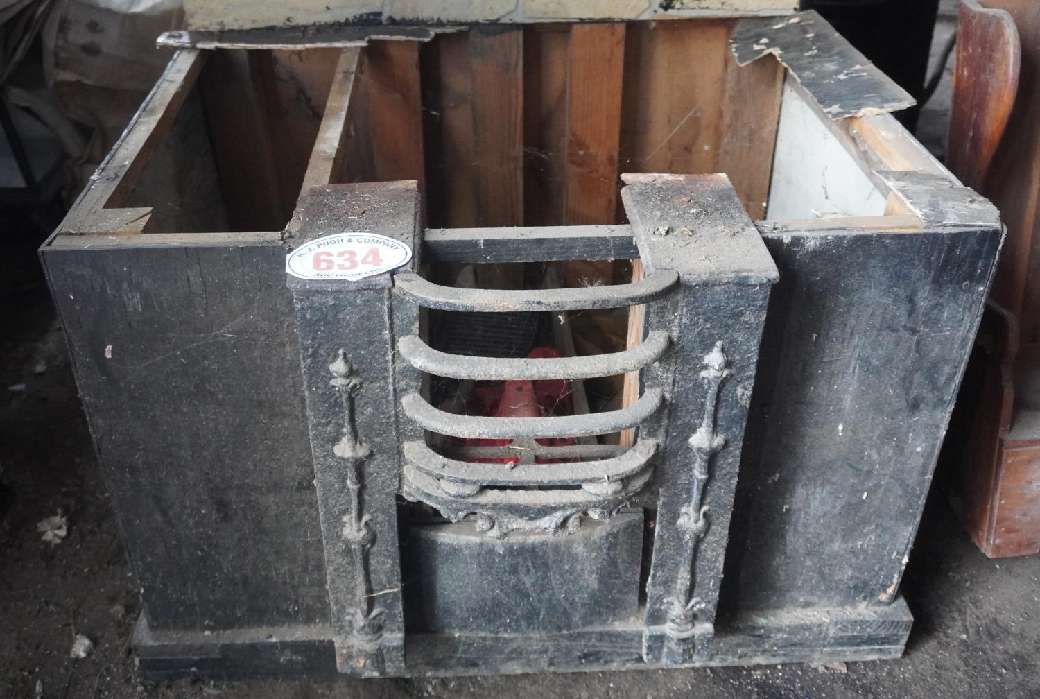 Cast iron cooking range