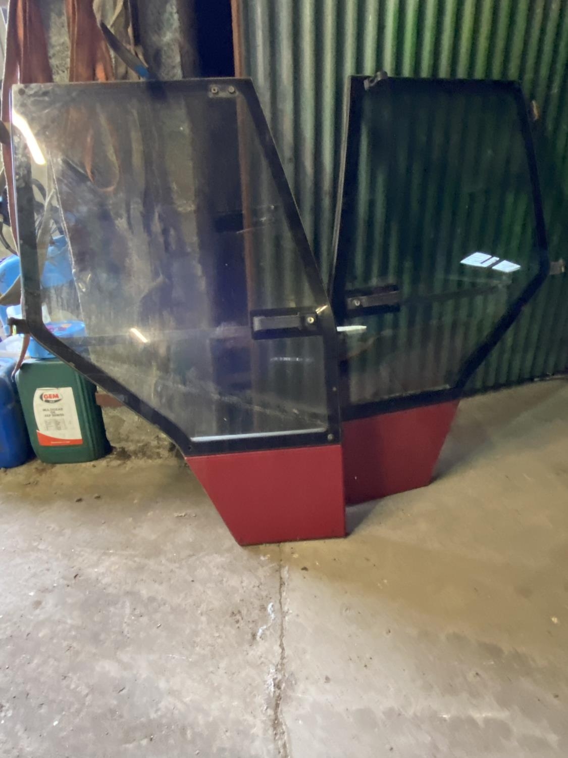 Case 5130 left hand and right hand doors with hinges