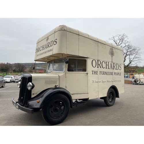 Morris light van. 1948. 2250cc. Driven to sale site. Reg. LYA 341. V5 ...