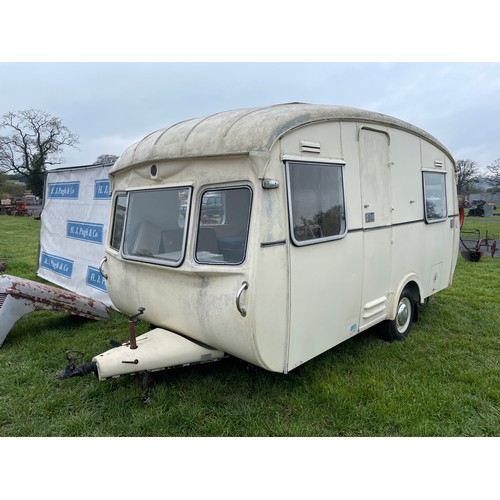 Cheltenham vintage caravan. 2 Berth. A good renovation project for ...