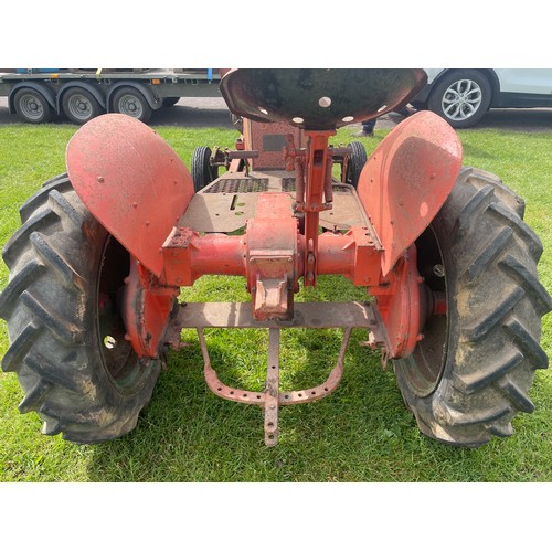 BMB President tractor, engine free