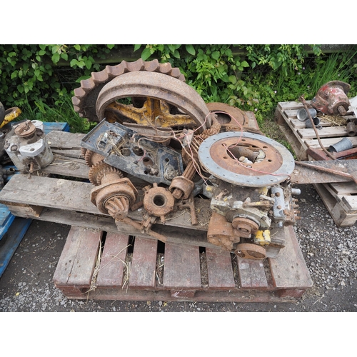 Sprockets, 100B back sprocket, Drott front idler and Oliver spares