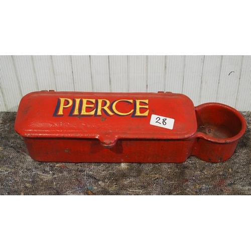 Cast iron toolbox - Pierce