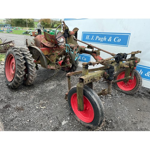 David Brown 2D tractor. Deceased estate. Good restoration project.