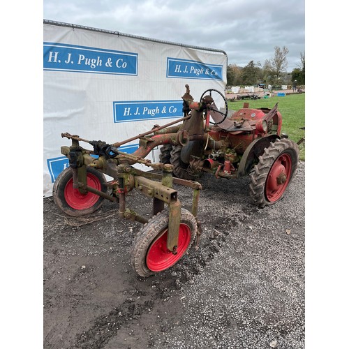 David Brown 2D tractor. Deceased estate. Good restoration project.