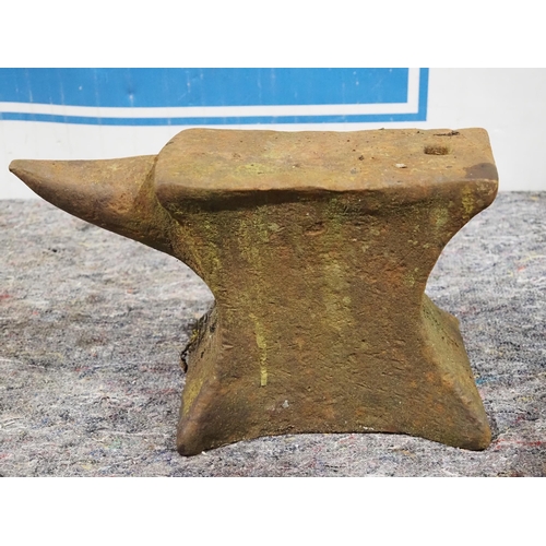 Small blacksmiths anvil, 16" x 9" x 5½"