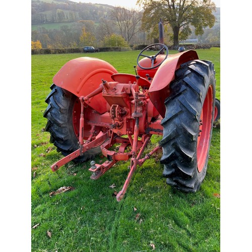 Nuffield 460 tractor. Runs and drives, V5