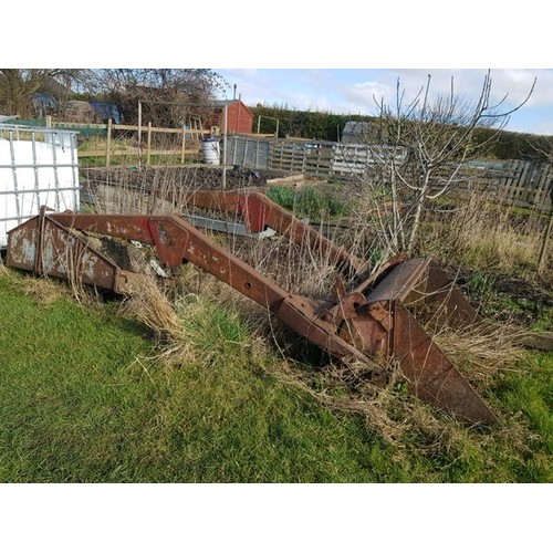 David Brown 950 front loader, frame and hydraulic cylinders