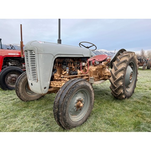 Massey Ferguson 35 tractor. Runs. Grey/gold. Partially restored. V5 in ...