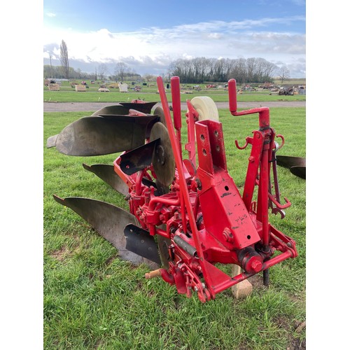 Ransome 2 furrow reversible match plough. Excellent condition ...