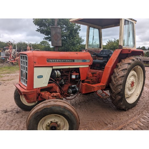 International 574 tractor. Runs and drives