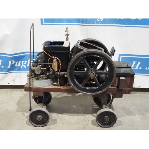 Witte open crank stationary engine. Running before taken apart. Conrod ...