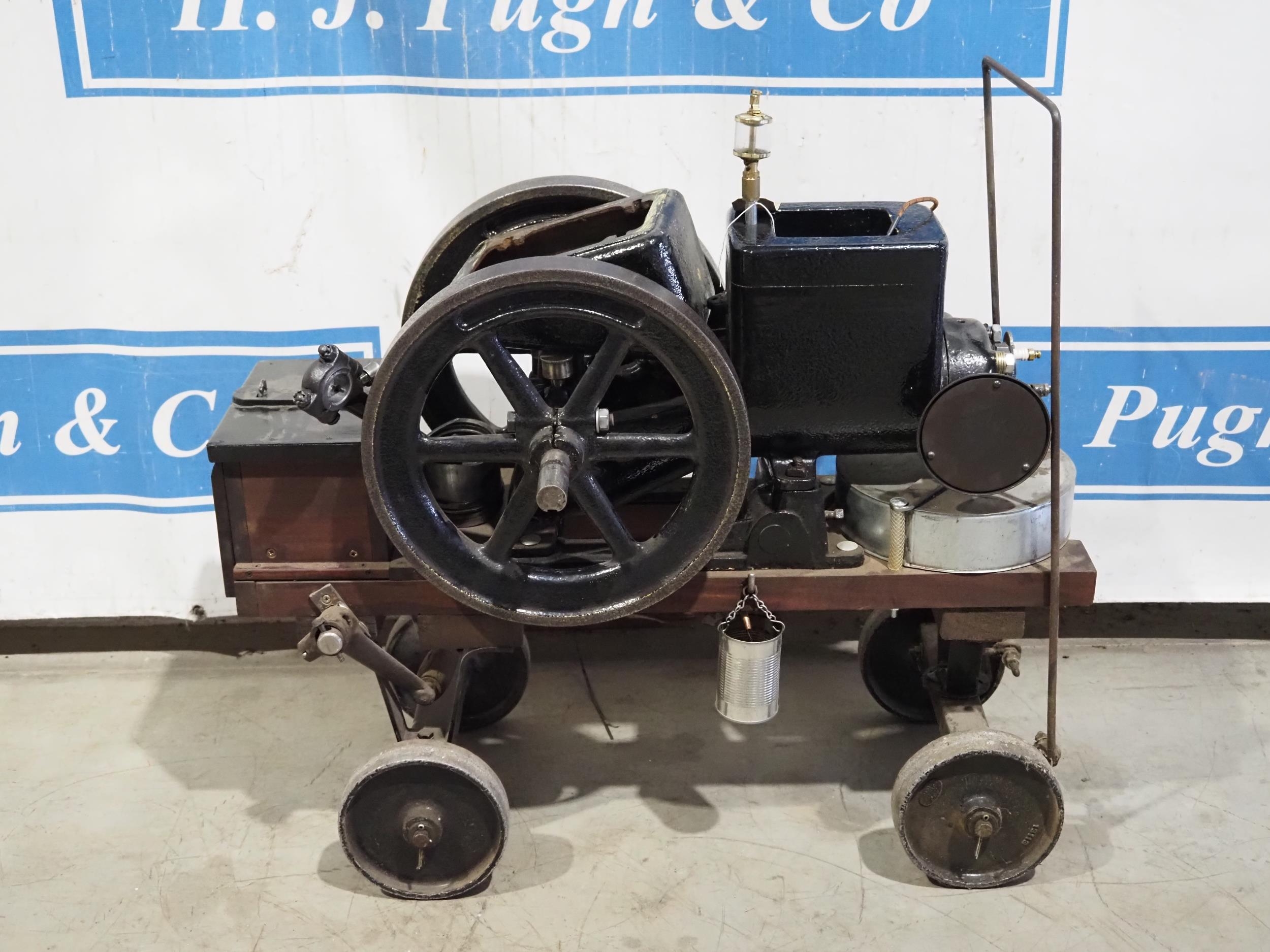 Witte open crank stationary engine. Running before taken apart. Conrod ...