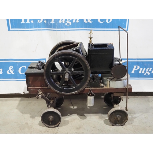 Witte open crank stationary engine. Running before taken apart. Conrod ...