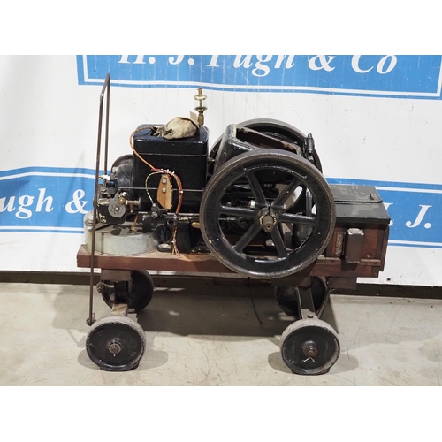 Witte open crank stationary engine. Running before taken apart. Conrod ...