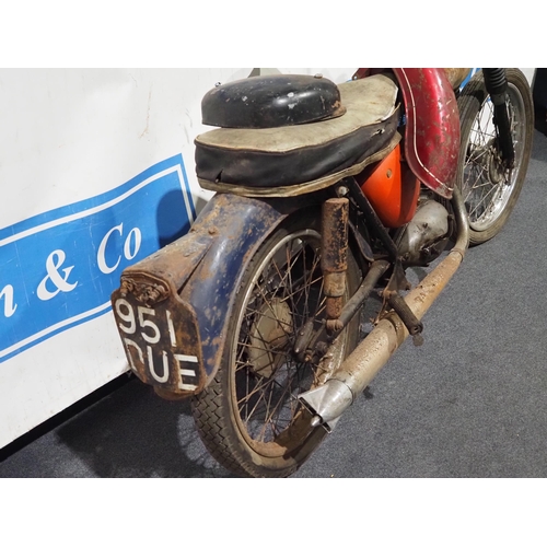 BSA D7 Bantam project. Frame No-D725396 Engine No- ED7B938 Reg 951 DUE.