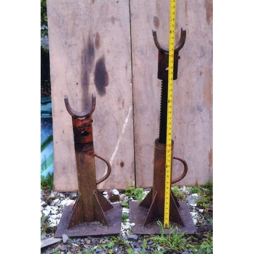 Heavy duty axle stands 33" max height