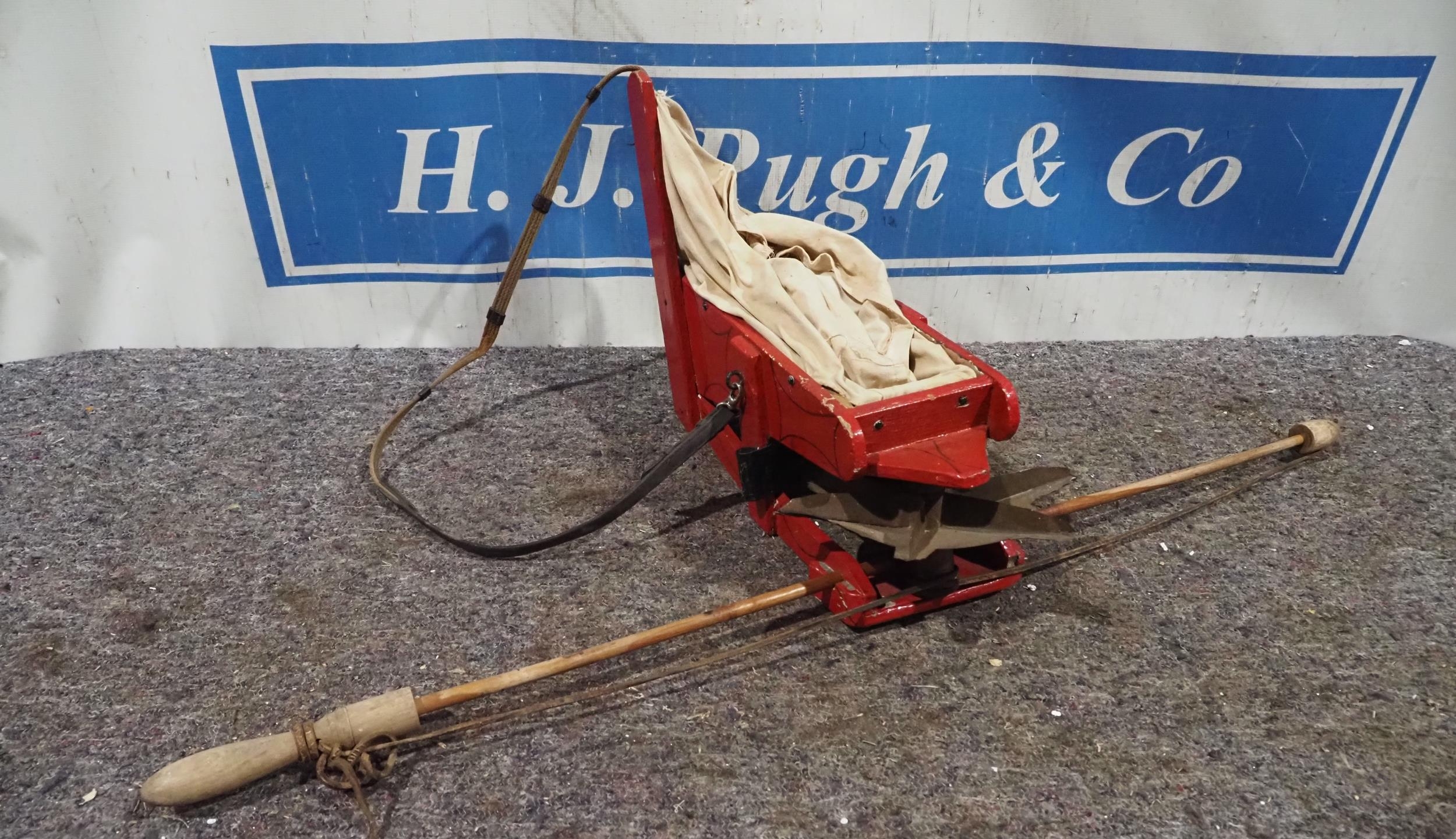 Aero Broadcast hand seed fiddle