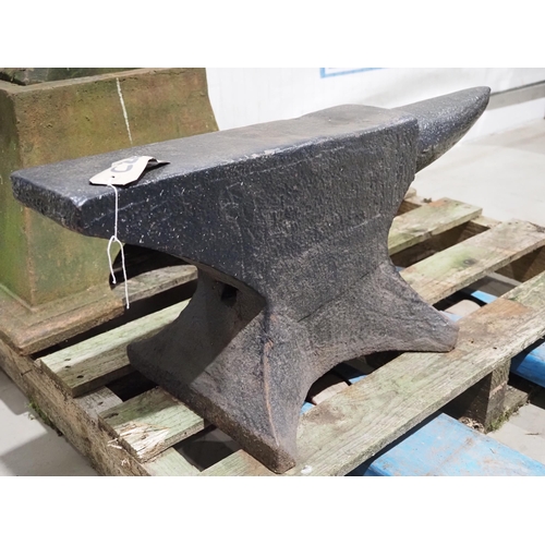 Large anvil 33"
