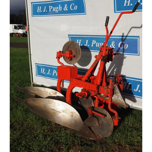David Brown Competition plough, fitted with L base bodies. As new discs ...