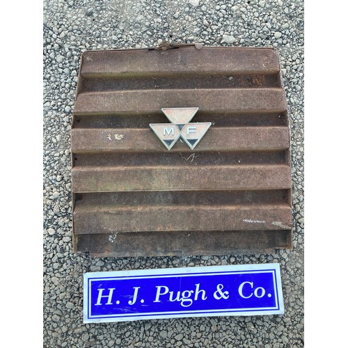Massey Ferguson 500 series front grille and badge