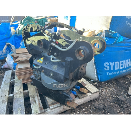 Kinshofer NOX trio tilt/rotator, quick hitch included with control gear