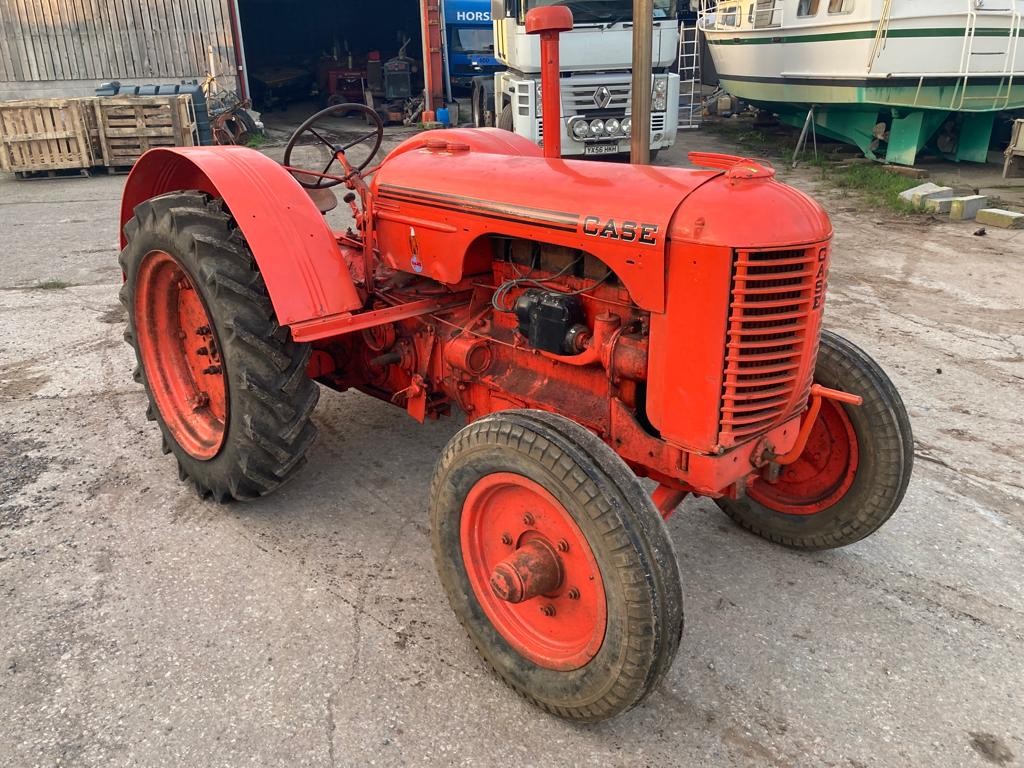 Early Case DEX tractor. Starts, runs and drives
