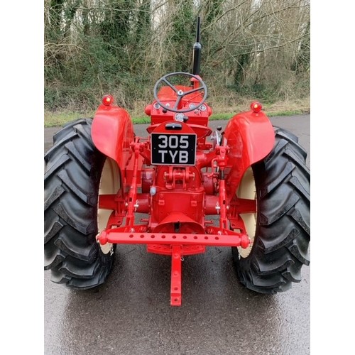 International B414 tractor, 1962. Restored to a very high standard. A ...