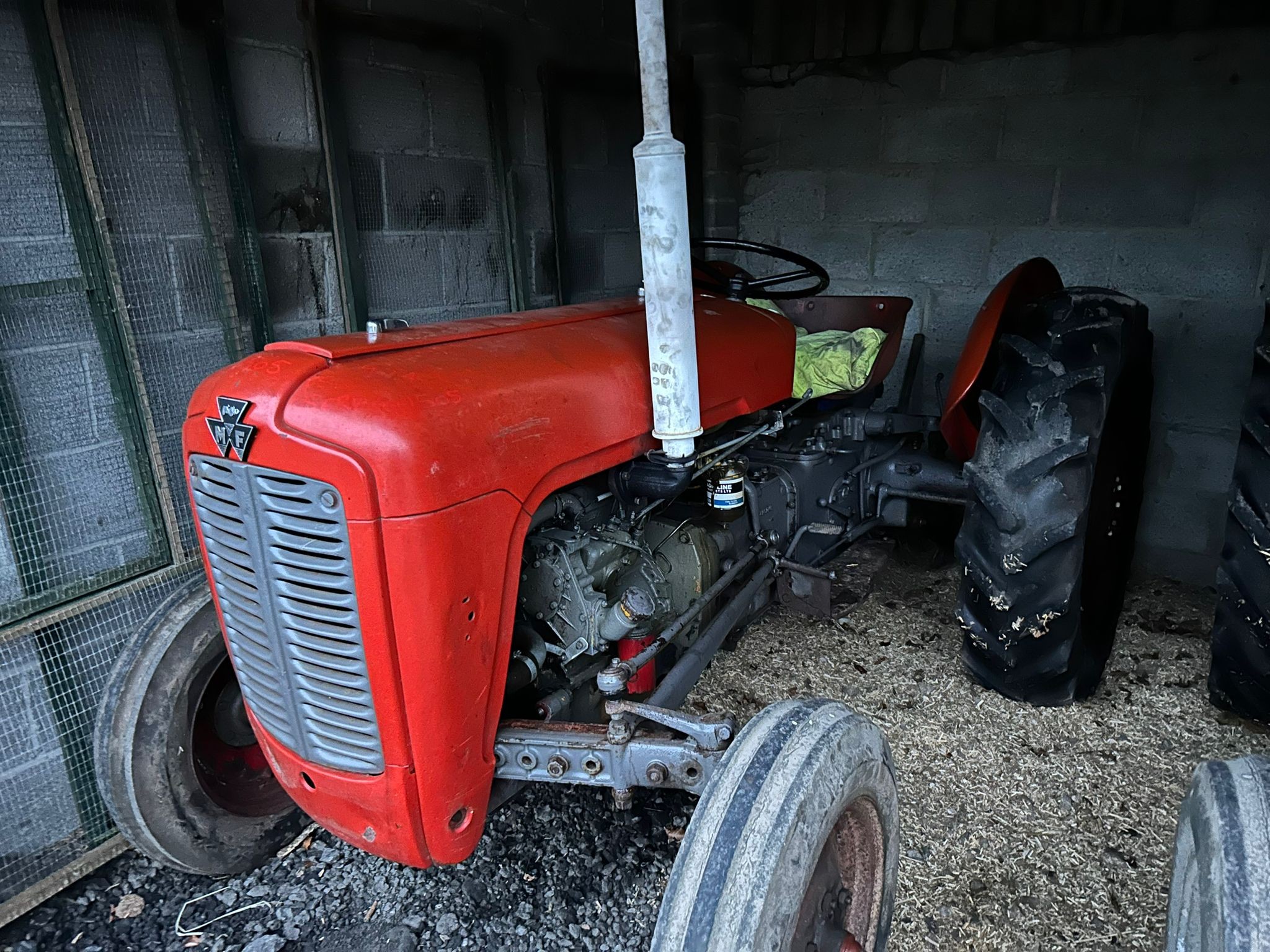 Massey Ferguson 35X tractor. Runs. No docs