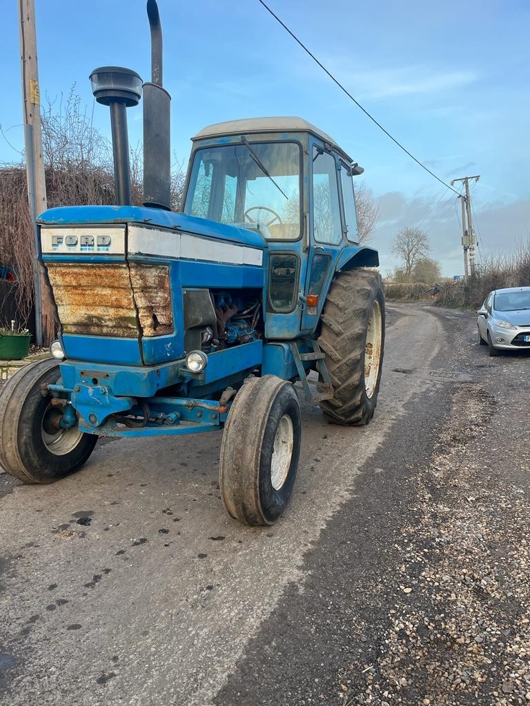 Ford 8100 tractor. Runs and drives. Serial no. B338189