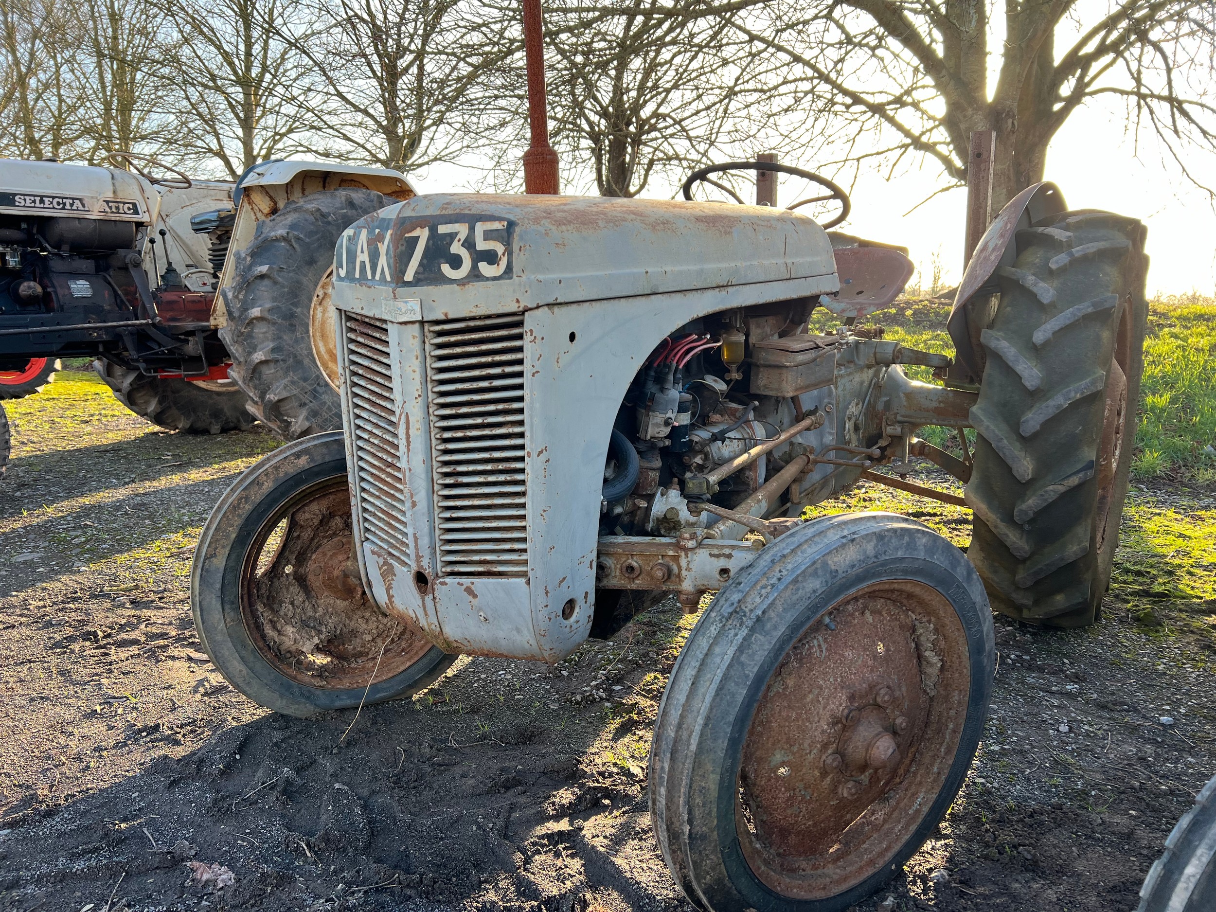 Ferguson T20 tractor. In need of restoration. No documents. Key in office