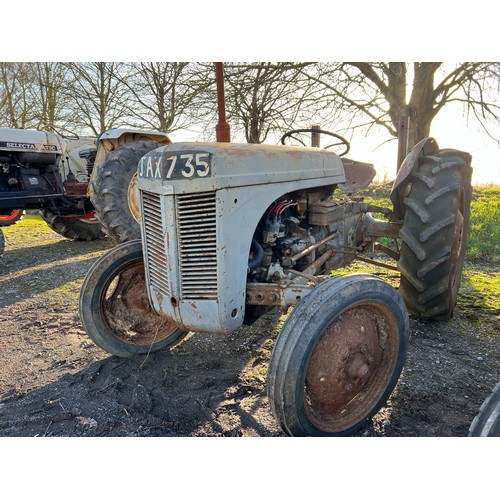 Ferguson T20 tractor. In need of restoration. No documents. Key in office