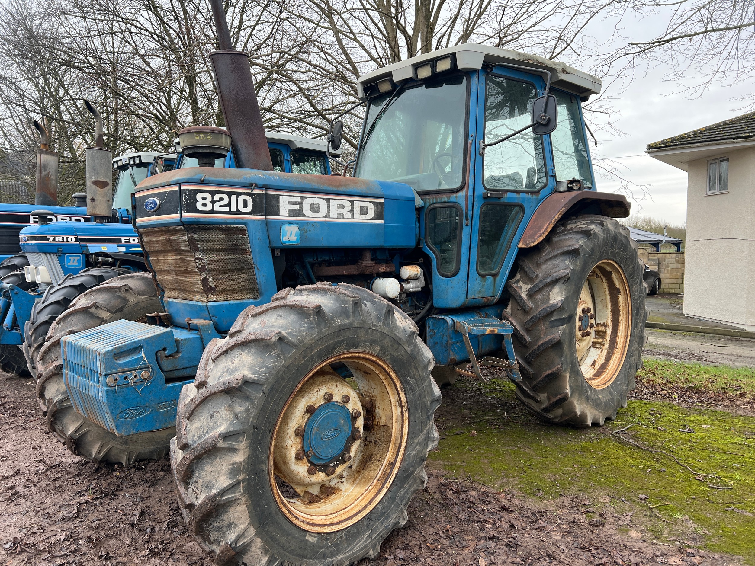 Ford 8210 tractor. Force 2, 4wd, c/w set of front weights. F reg.