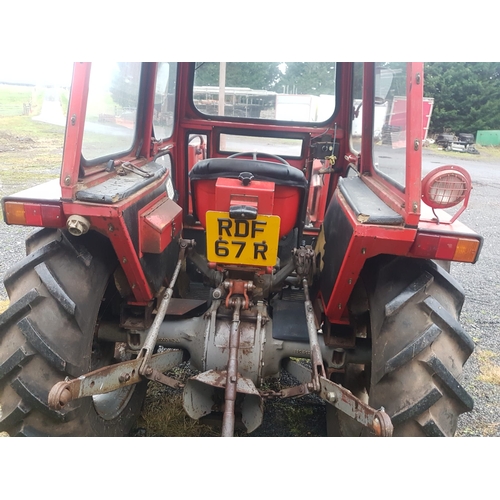 Massey Ferguson 135 tractor, 1976. C/w Massey Ferguson 80 loader and ...